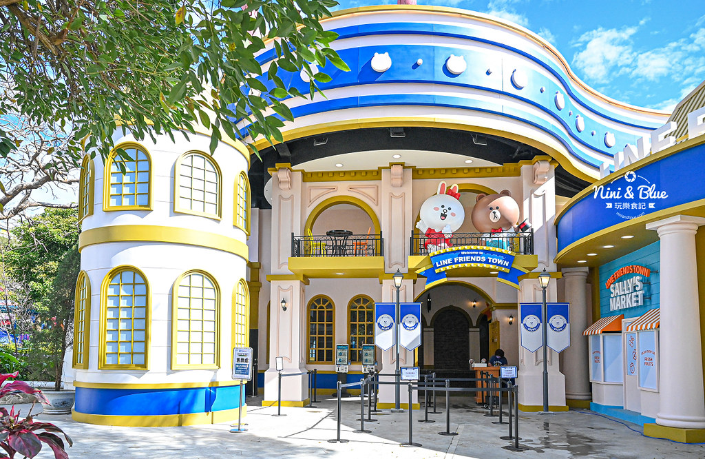 熊大的麗寶小鎮 | 台中景點，超真實感LINE FRIENDS TOWN主題園區占地700坪超好拍，麗寶樂園門票優惠看這! @Nini and ...